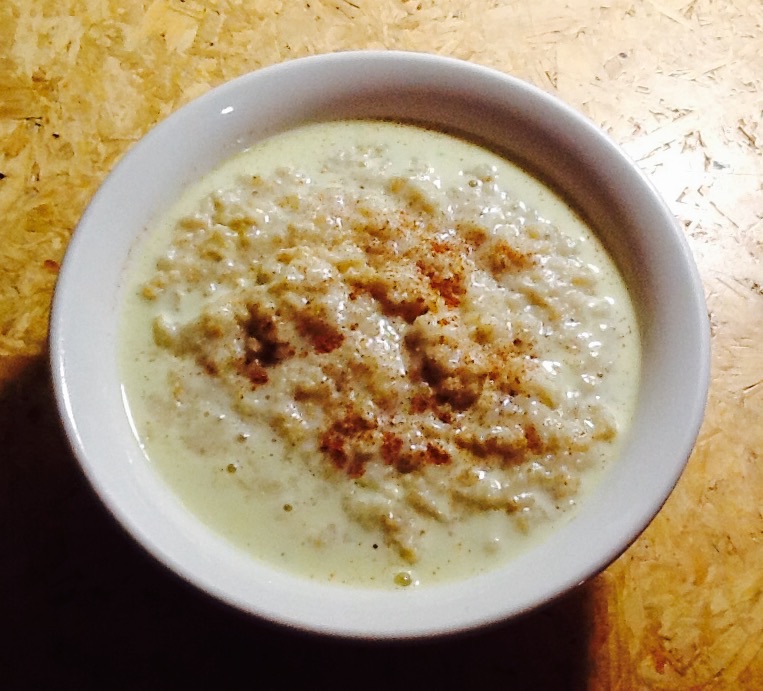 Porridge with Cinnamon and Cream - Fizzifood